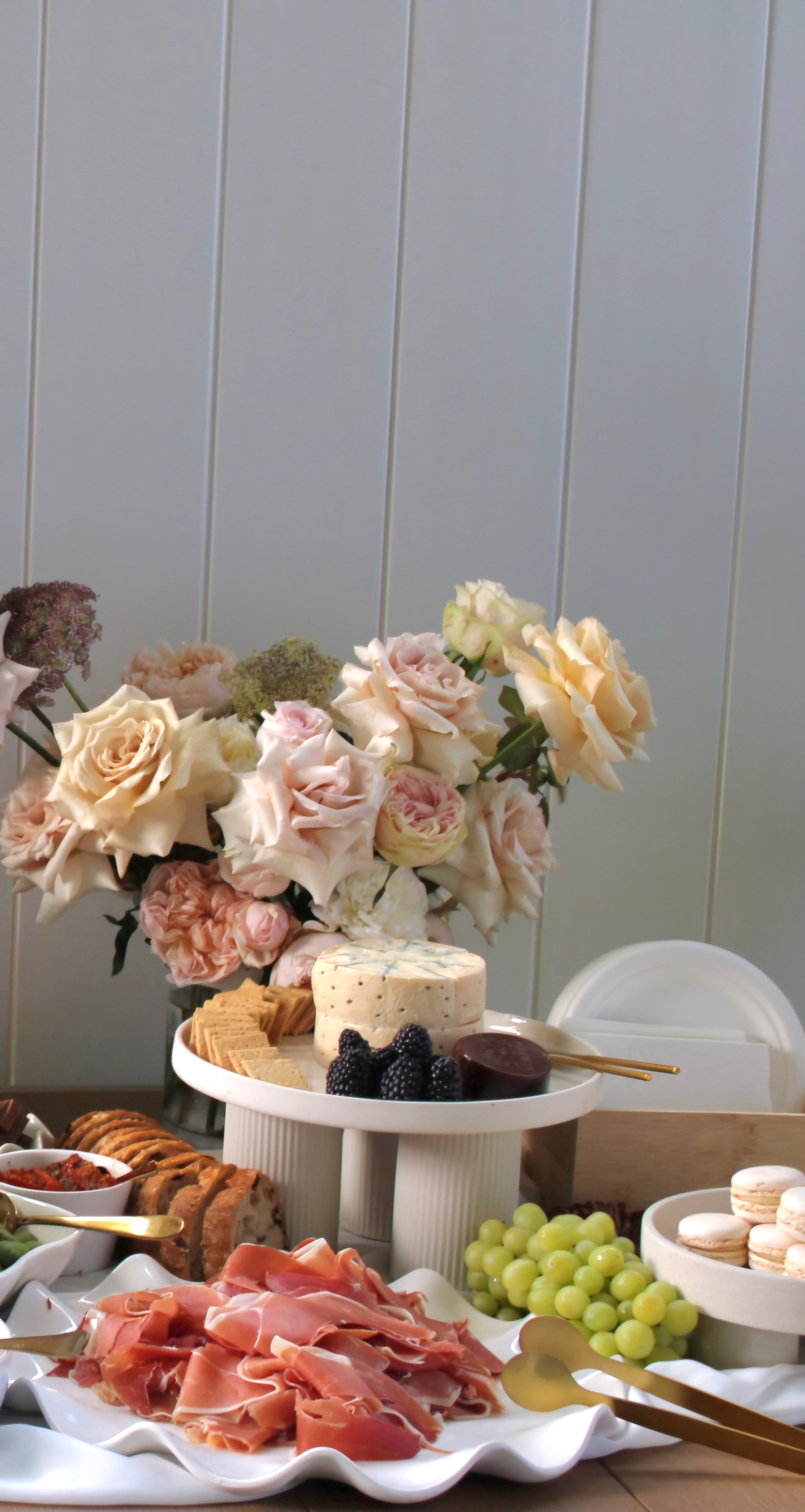 BESPOKE GRAZING TABLES – Cheese and Crackers GC